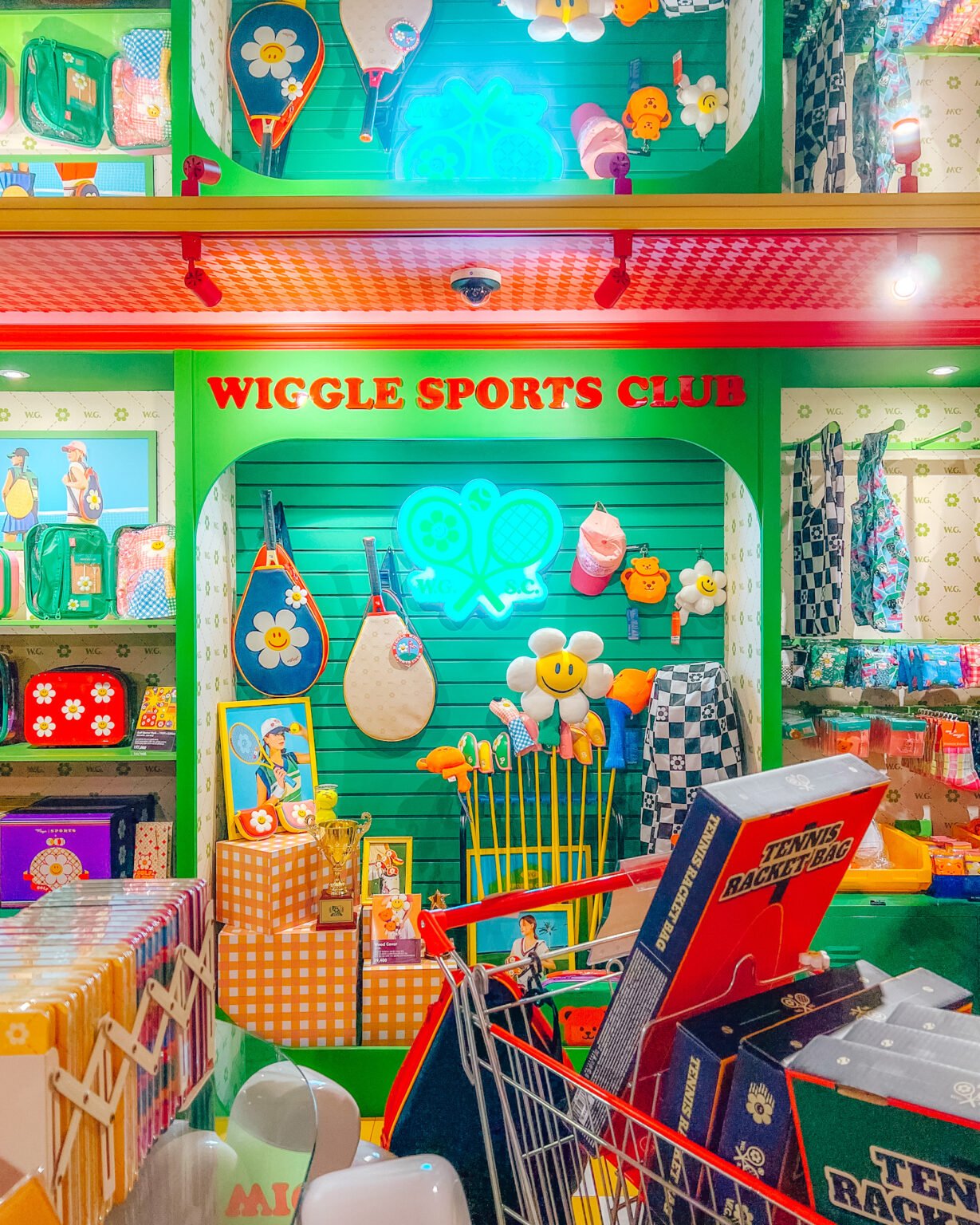 Wiggle Wiggle Zip: A Colorful and Whimsical Shopping Experience in Seoul