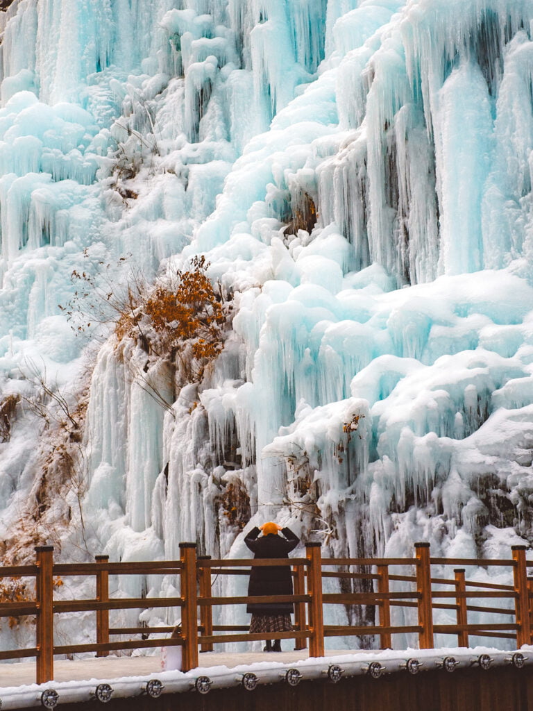 The Ultimate Guide to Eobi Ice Valley: the Spellbinding Ice Wall Near Seoul