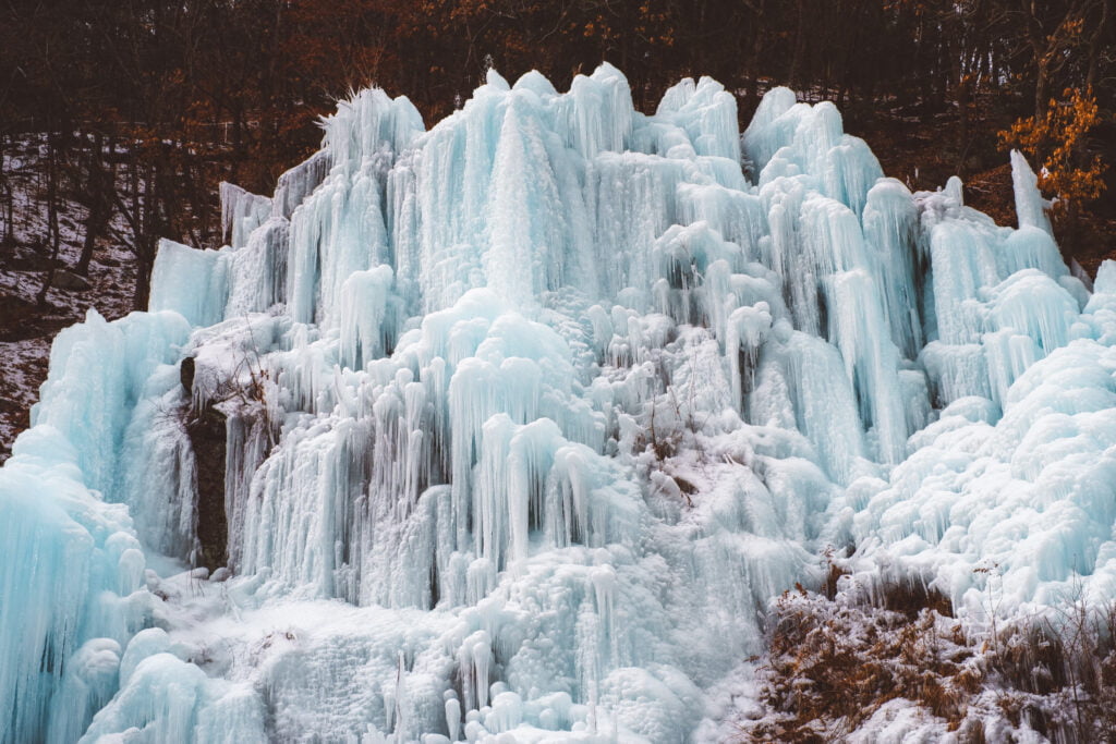 The Ultimate Guide to Eobi Ice Valley: the Spellbinding Ice Wall Near Seoul
