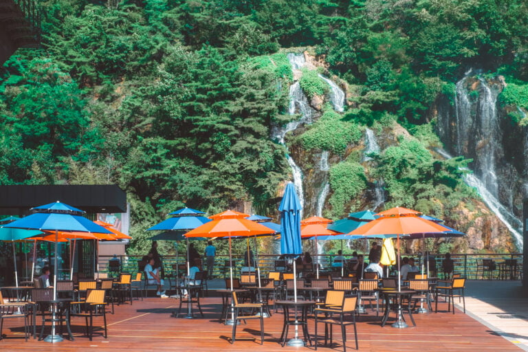 Cafe Pokpo: A Refreshing Getaway in Seoul's Concrete Jungle