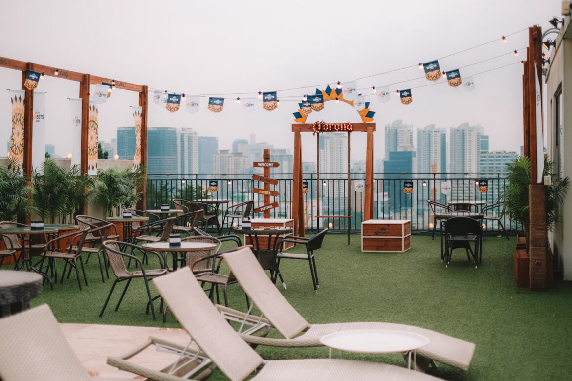 Haebangchon's Hidden Gem: Noop Café & Pizza Pub with Stunning Seoul ...