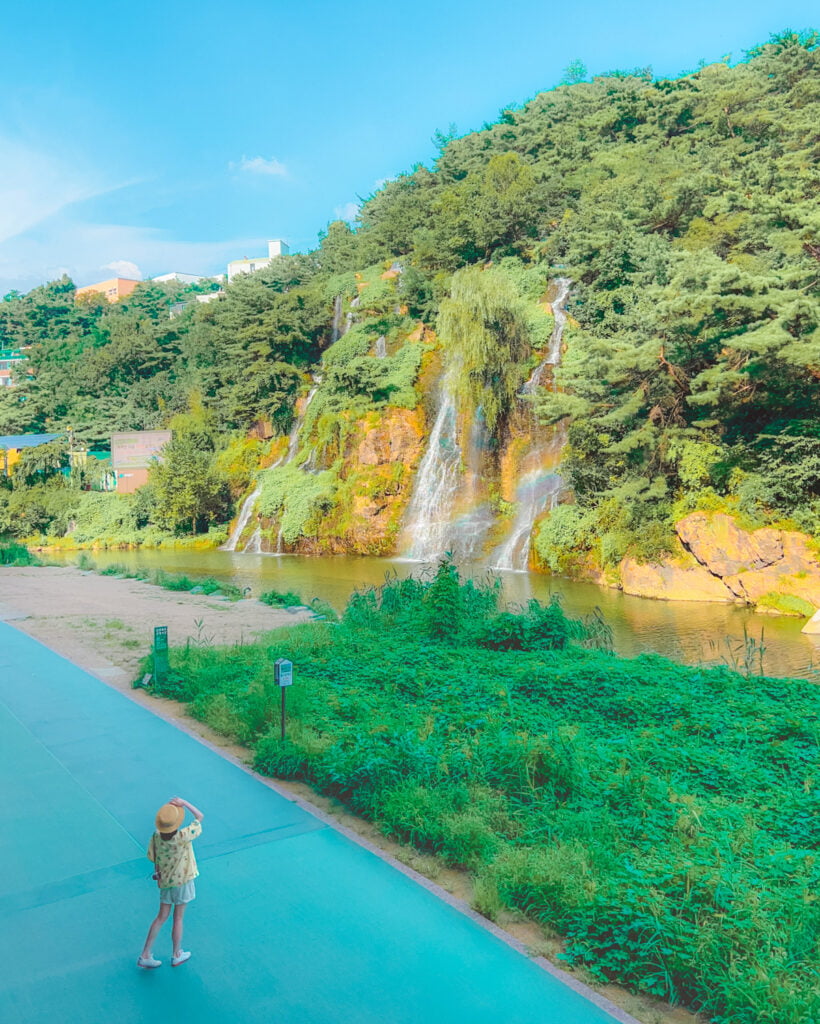 Cafe Pokpo: A Refreshing Getaway in Seoul's Concrete Jungle